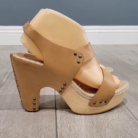 Max Studio | Shoes | Max Studio Wiles Leather Platform Wooden Sandals ...